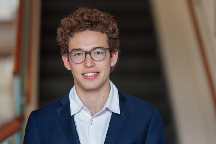 Undergraduate Associates | Minda de Gunzburg Center for European Studies